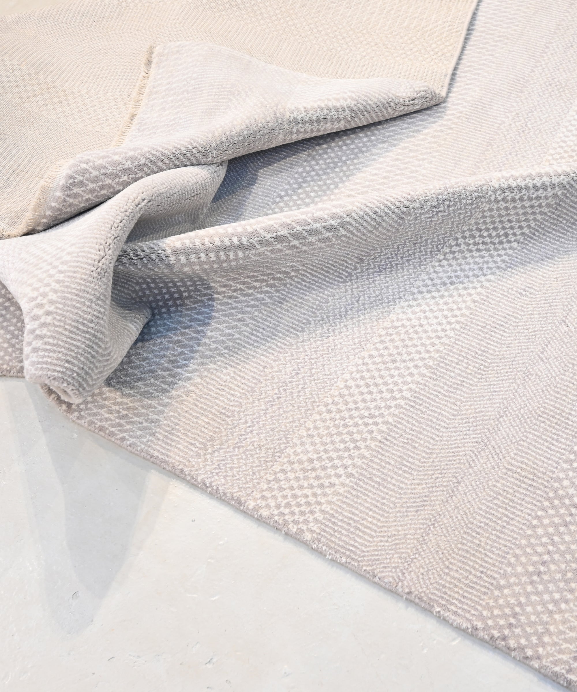 Feather; A modern rug. - RUGS.SG